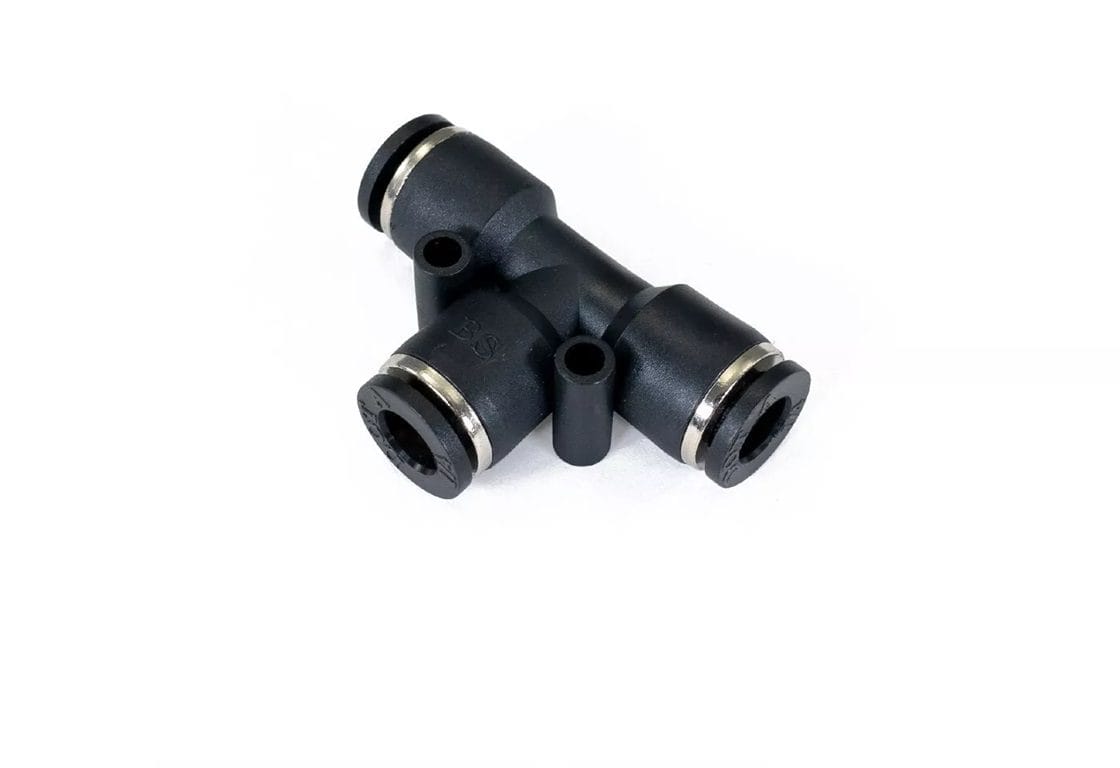 Push to connect Pneumatic fitting